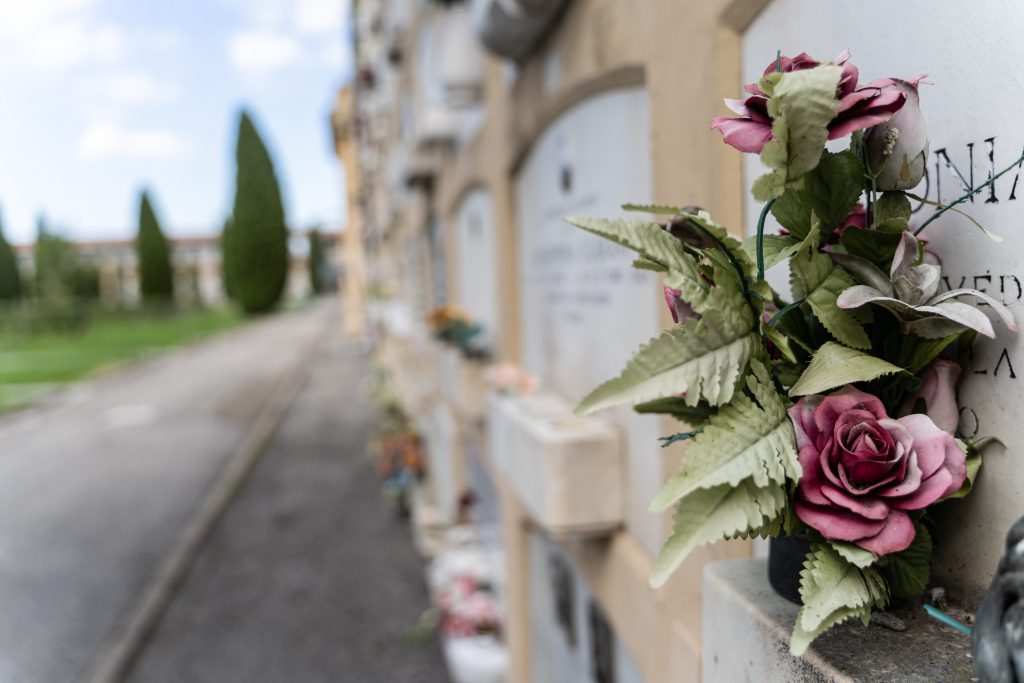 Understanding Your Interment Options - Hospice Basics